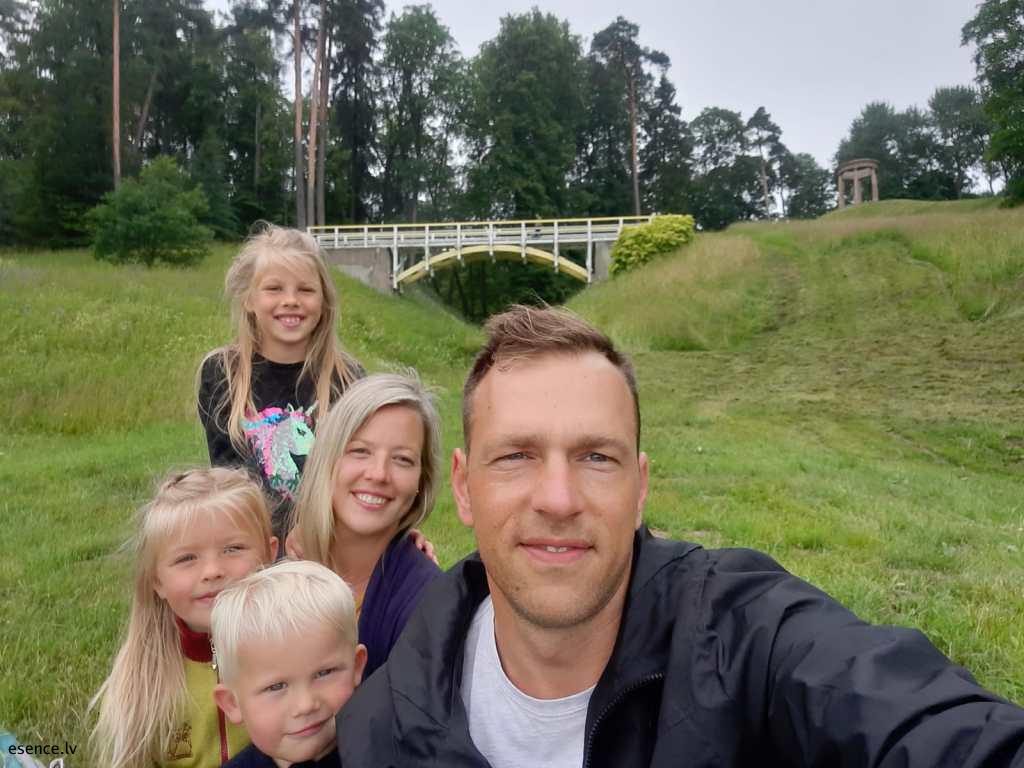 Izvēle dzīvot laukos. Ziemeļu ģimene. | ESENCE.LV | Cilvēku stāsti ...